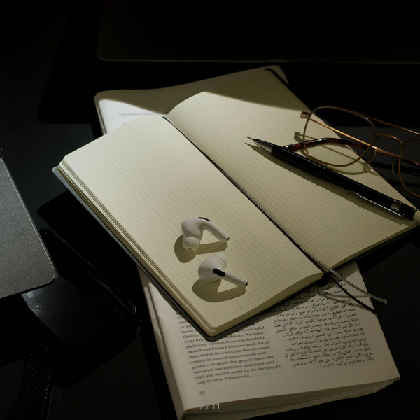 PRE-ORDER Hobonichi Techo 2025 Spring April Start - Colors: Smoke Gray ...